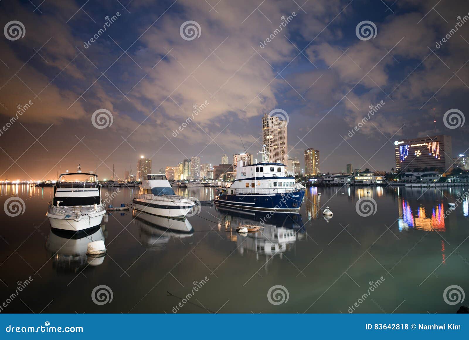 Manila Bay at Harbor Square Editorial Stock Photo - Image of builddings ...