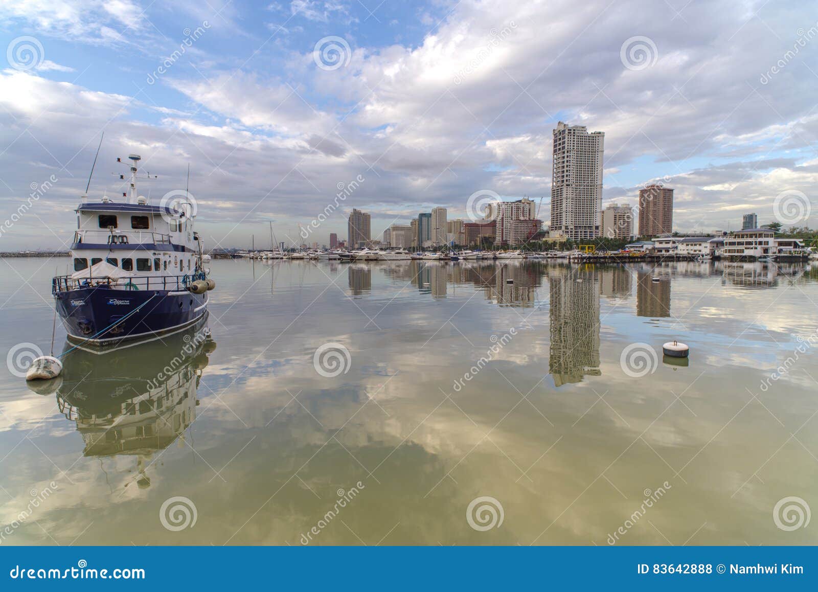 Manila Bay at Harbor Square Editorial Stock Photo - Image of channel ...