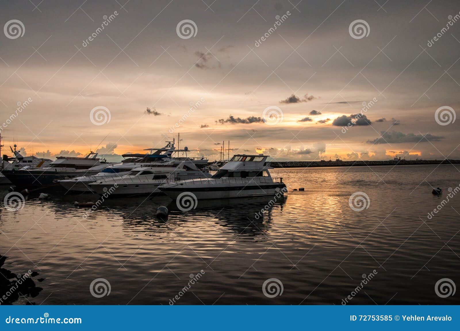 Manila Harbor Square stock image. Image of boat, yatch - 72753585