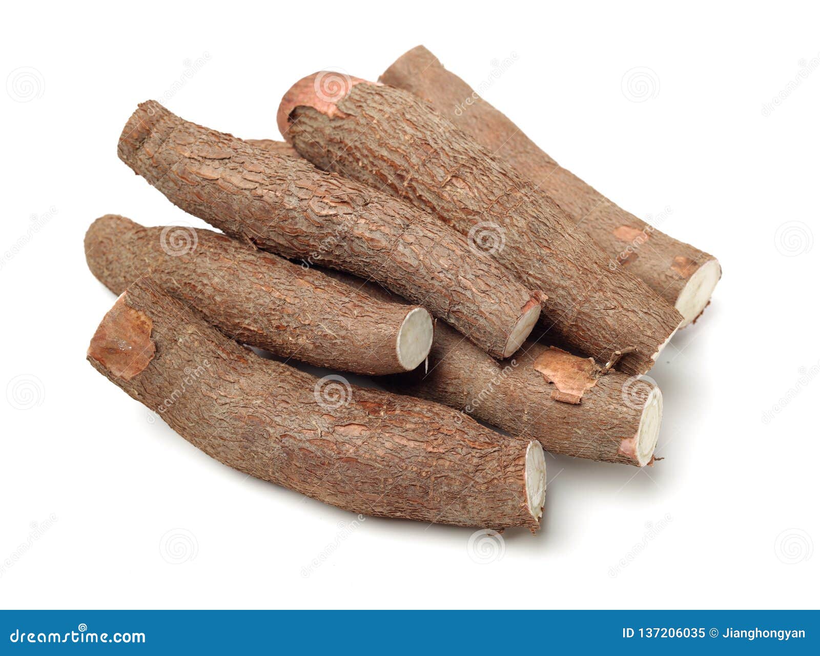 Maniok stock afbeelding. Image of schil, maniok, nave - 137206035