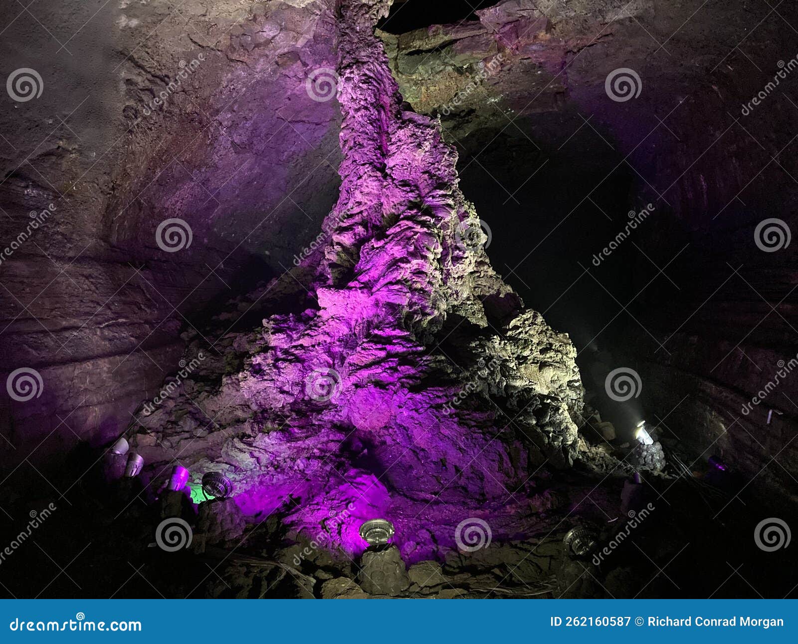 Manjanggul Cave, Jeju Island Stock Image - Image of lava, darkness ...