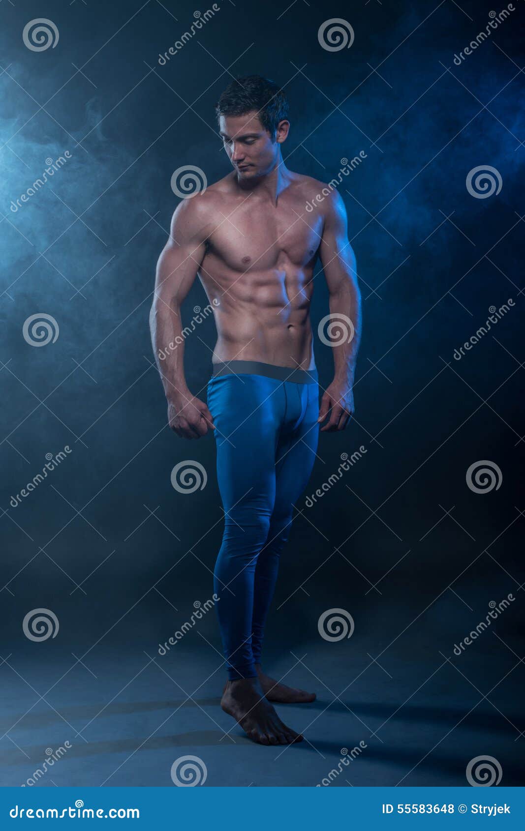 Manlig Modell För Kondition Arkivfoto - Bild av vuxen, lämplig: 55583648