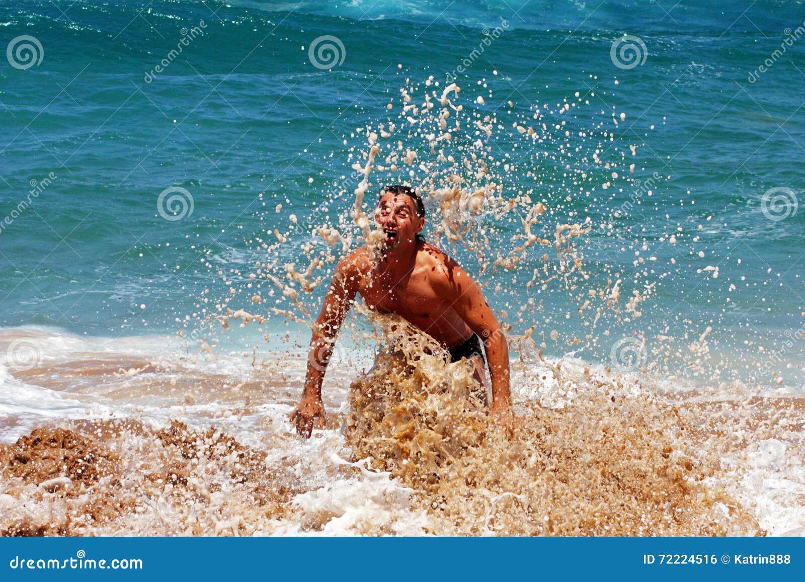 Mann auf dem Strand stockfoto. Bild von meer, ozean, spanien - 72224516