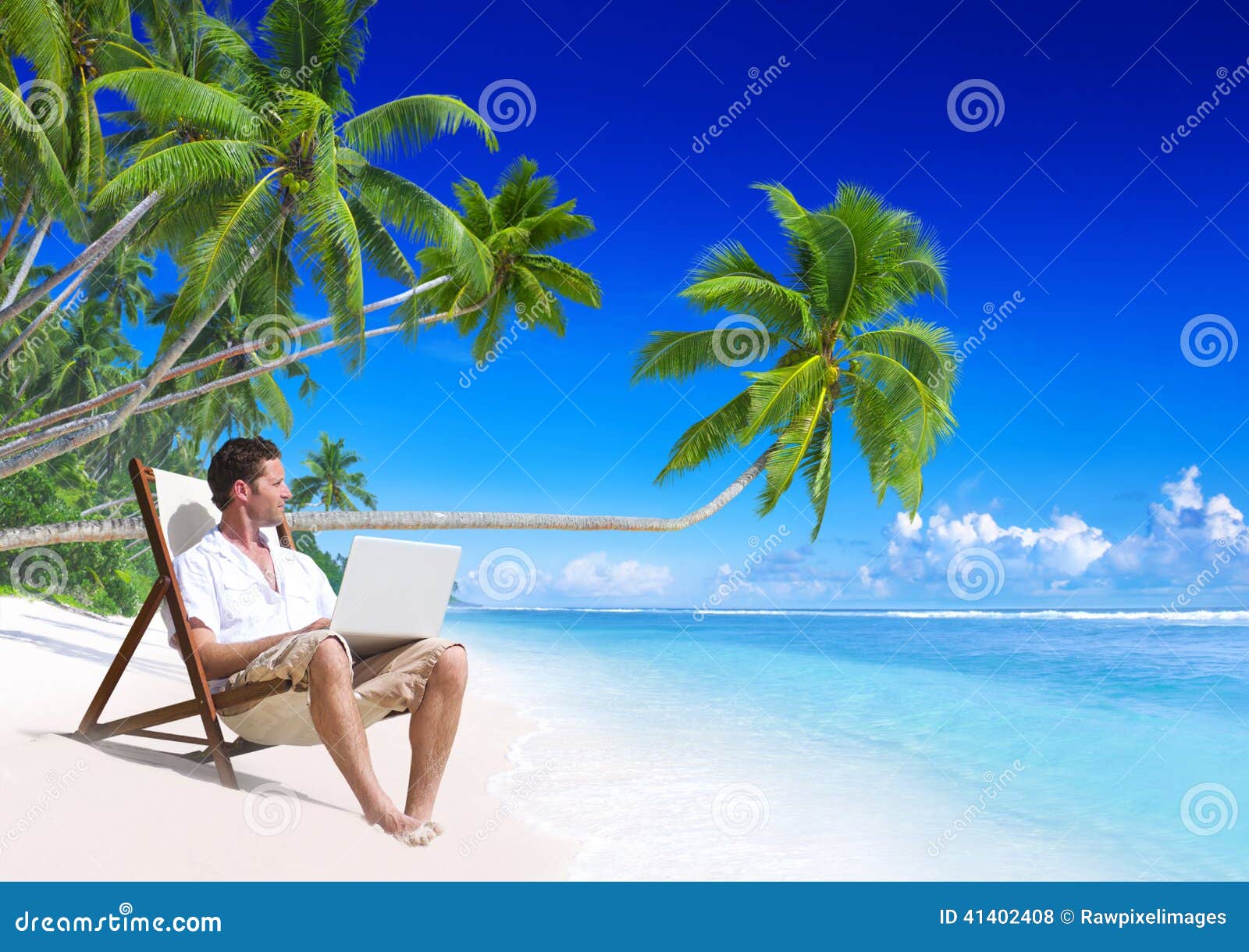 Mann, Der an Dem Strand Arbeitet Stockfoto - Bild von idyllisch ...