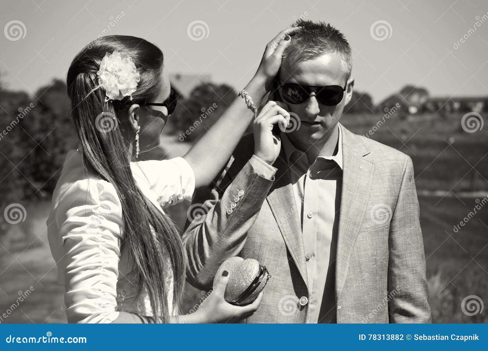 Mann, Der Einen Telefonanruf Entgegennimmt Stockfoto - Bild von ...