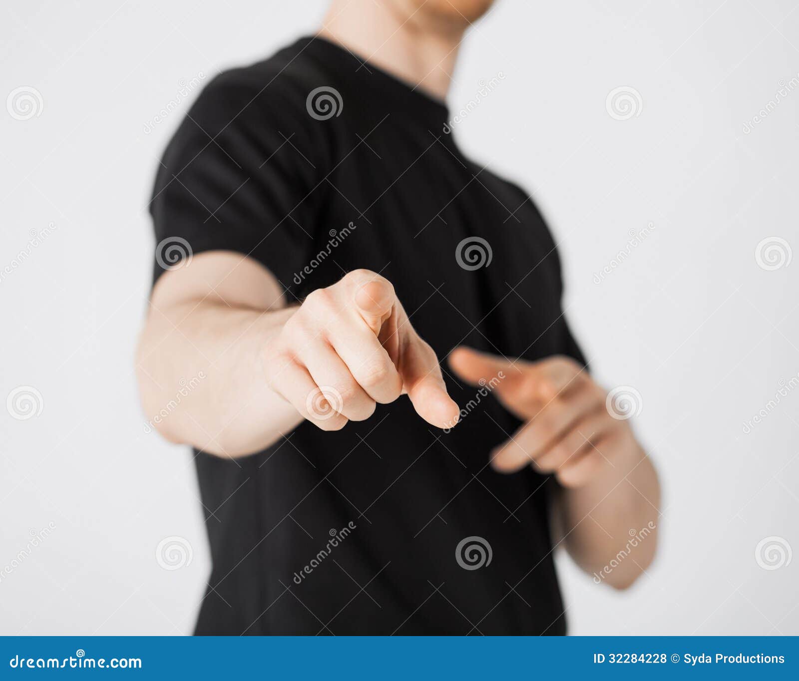 Mann, Der Seinen Finger Auf Sie Zeigt Stockfoto - Bild von mann, zeigen ...