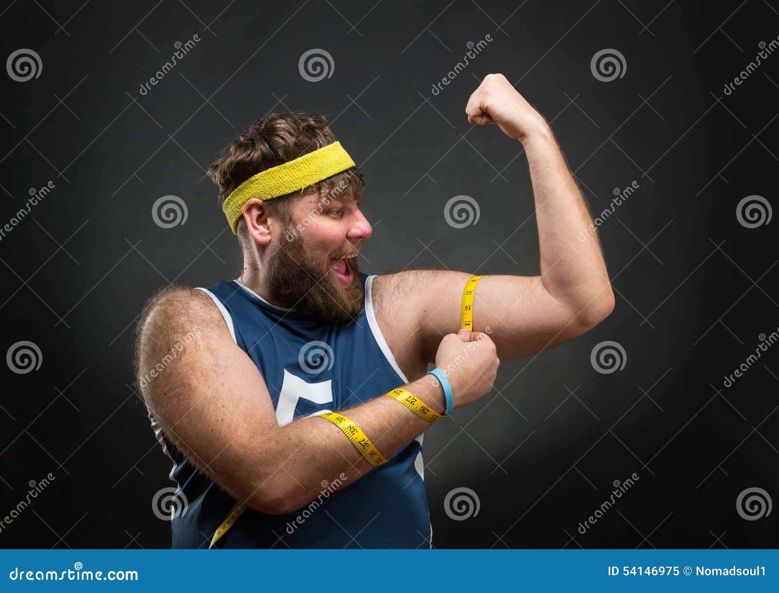 Mann, Der Seinen Muskel Misst Stockbild - Bild von karosserie, mann ... Mann, Der Seinen Muskel Misst Stockbild - Bild von karosserie, mann ...