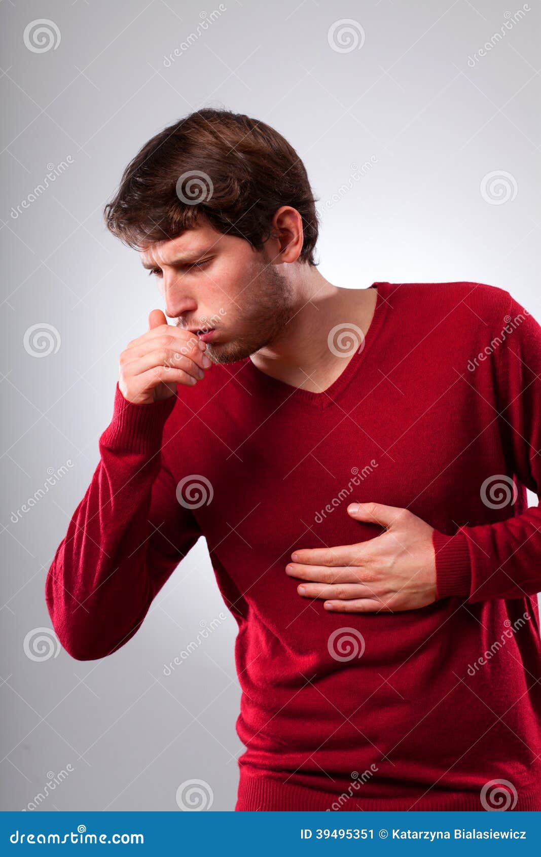 Mann, Der Unter Starkem Husten Leidet Stockbild - Bild von schmerz ...