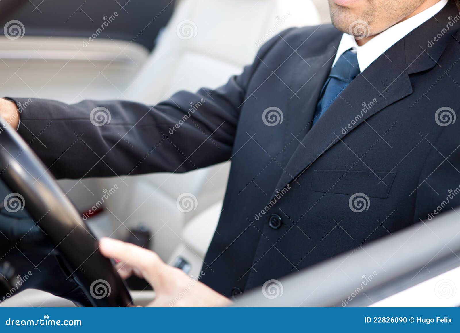 Mann im Auto stockfoto. Bild von stattlich, luxuriös - 22826090