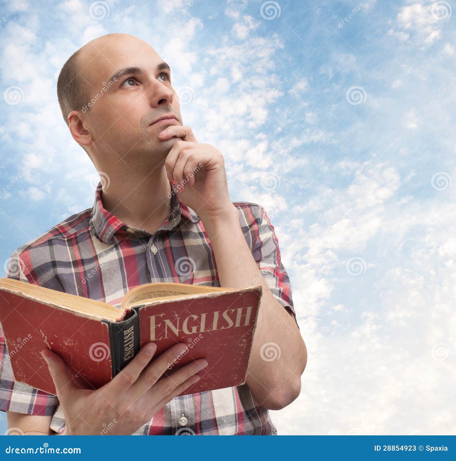 Mann-lesendes Englisch stockbild. Bild von leute, verzeichnis - 28854923