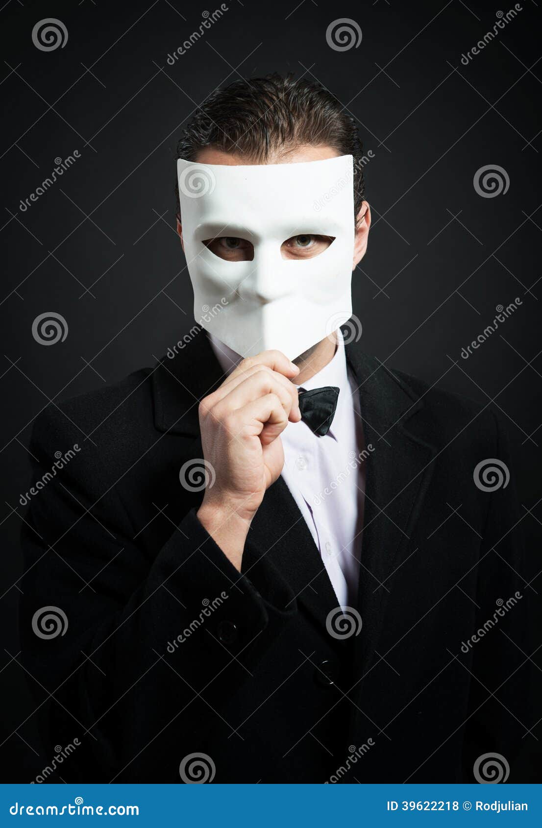 Mann mit einer Maske stockfoto. Bild von gefährte, abend - 39622218