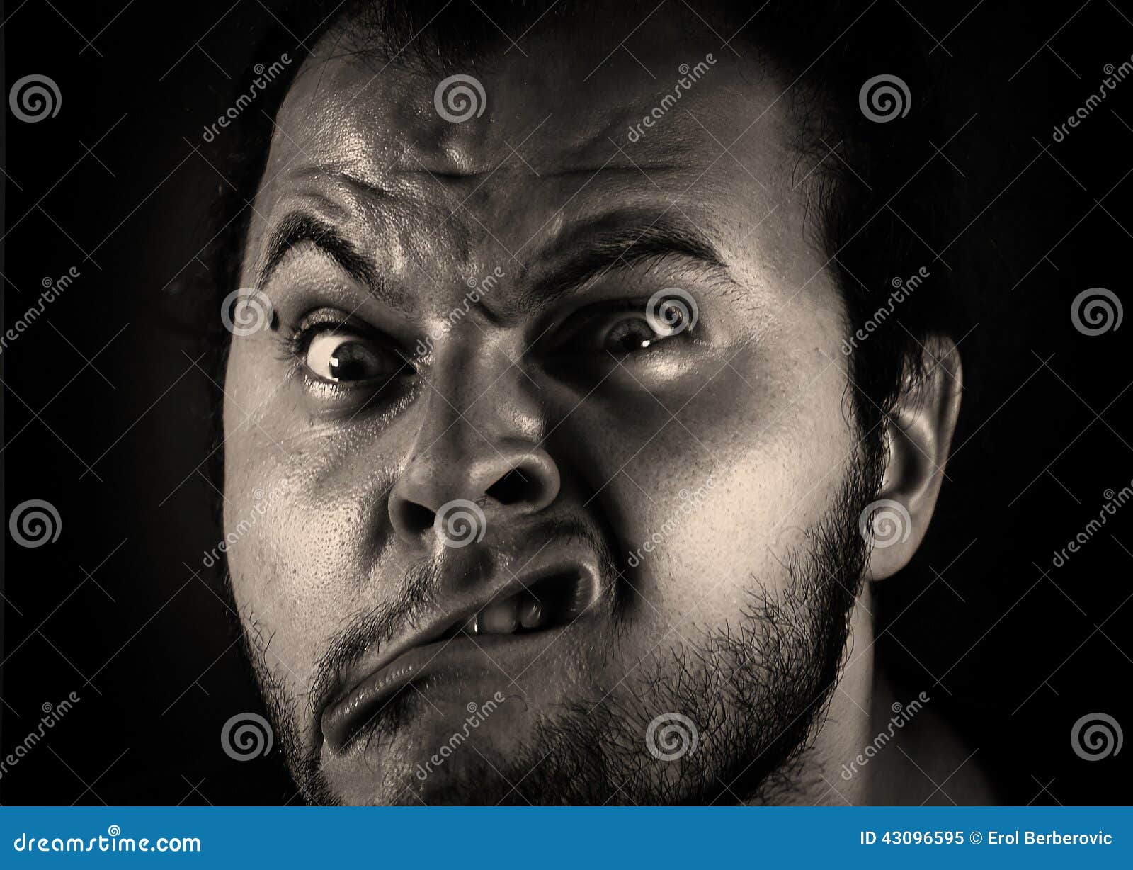 Mann mit Grimasse stockbild. Bild von lustig, gefühle - 43096595