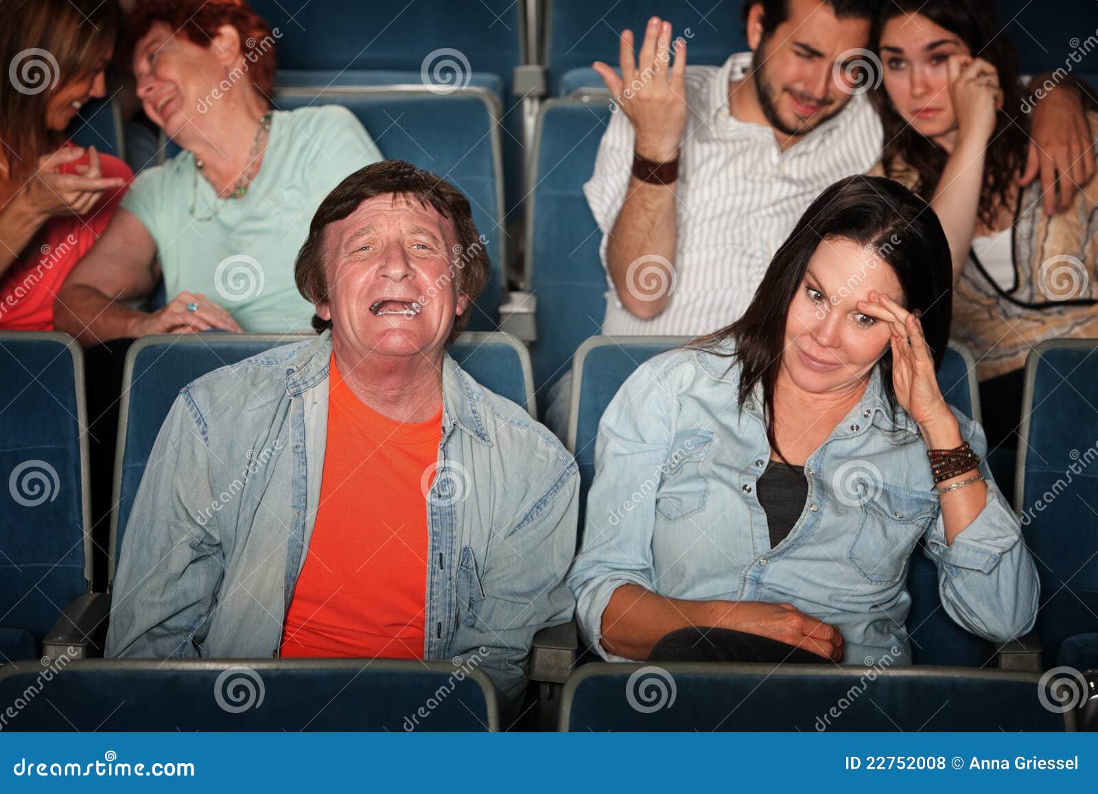 Mann weint im Theater stockfoto. Bild von überreagieren - 22752008