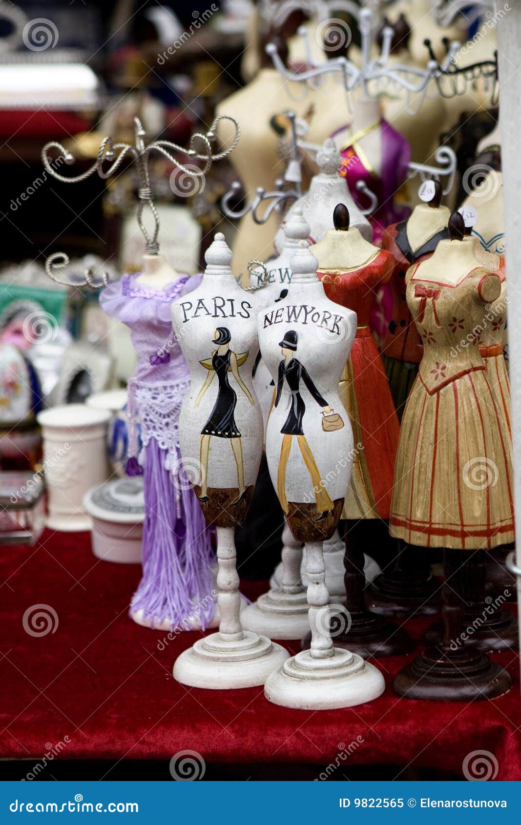 Mannequin in Portobello Road Stock Image - Image of tube, flea: 9822565