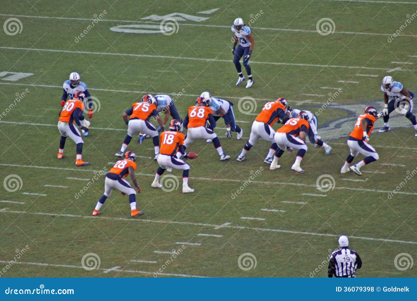 Manning takes the snap editorial stock photo. Image of score - 36079398