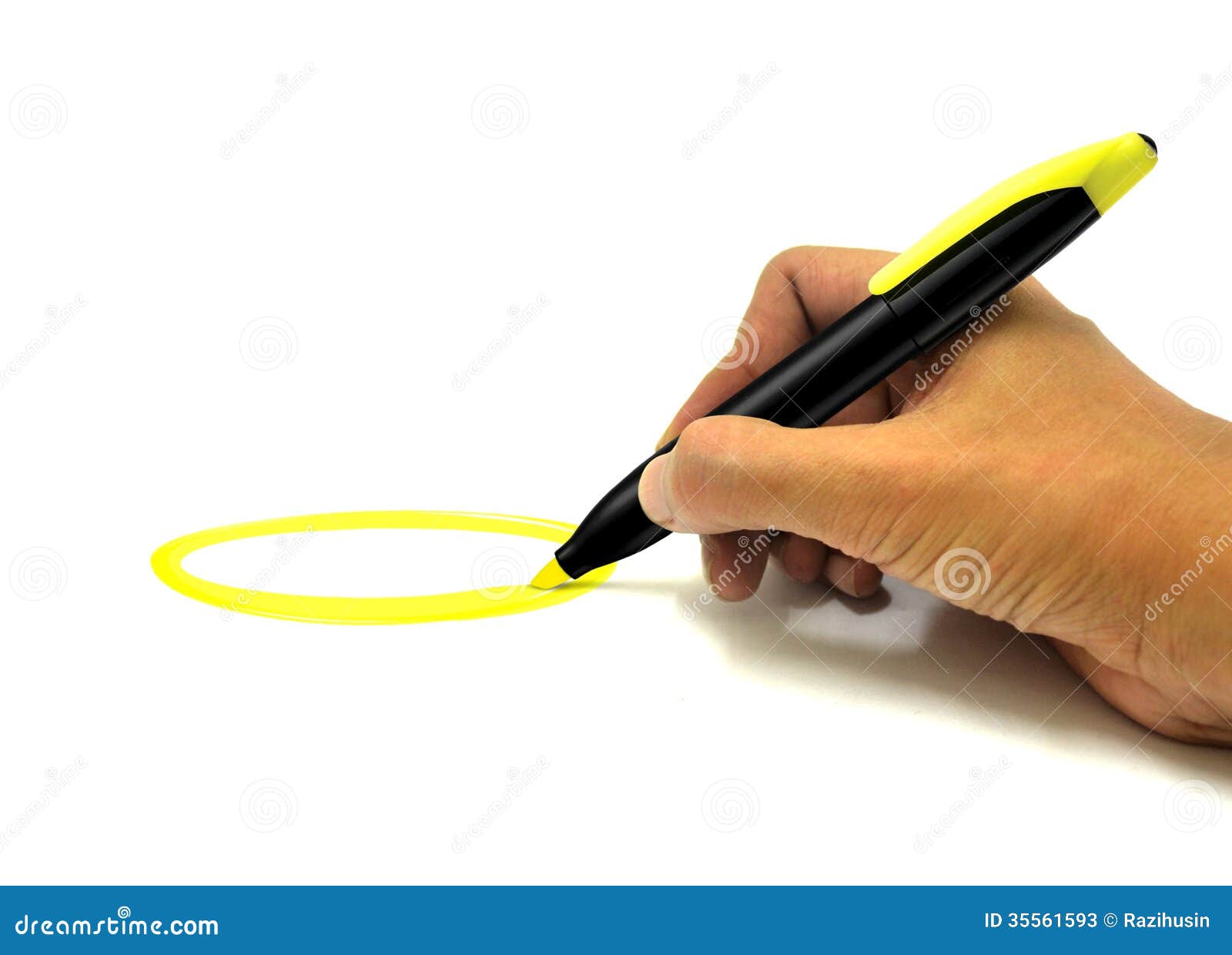 Mano Che Fa Cerchio Con L'evidenziatore Immagine Stock - Immagine di ...