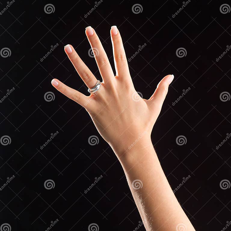 Mano con el anillo imagen de archivo. Imagen de pulgar - 4959295