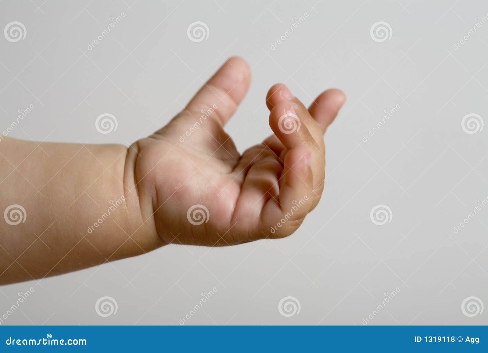 Mano del bebé foto de archivo. Imagen de primers, conceptos - 1319118