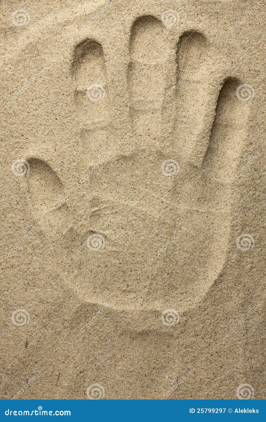 Mano en la arena imagen de archivo. Imagen de forma, dedo - 25799297