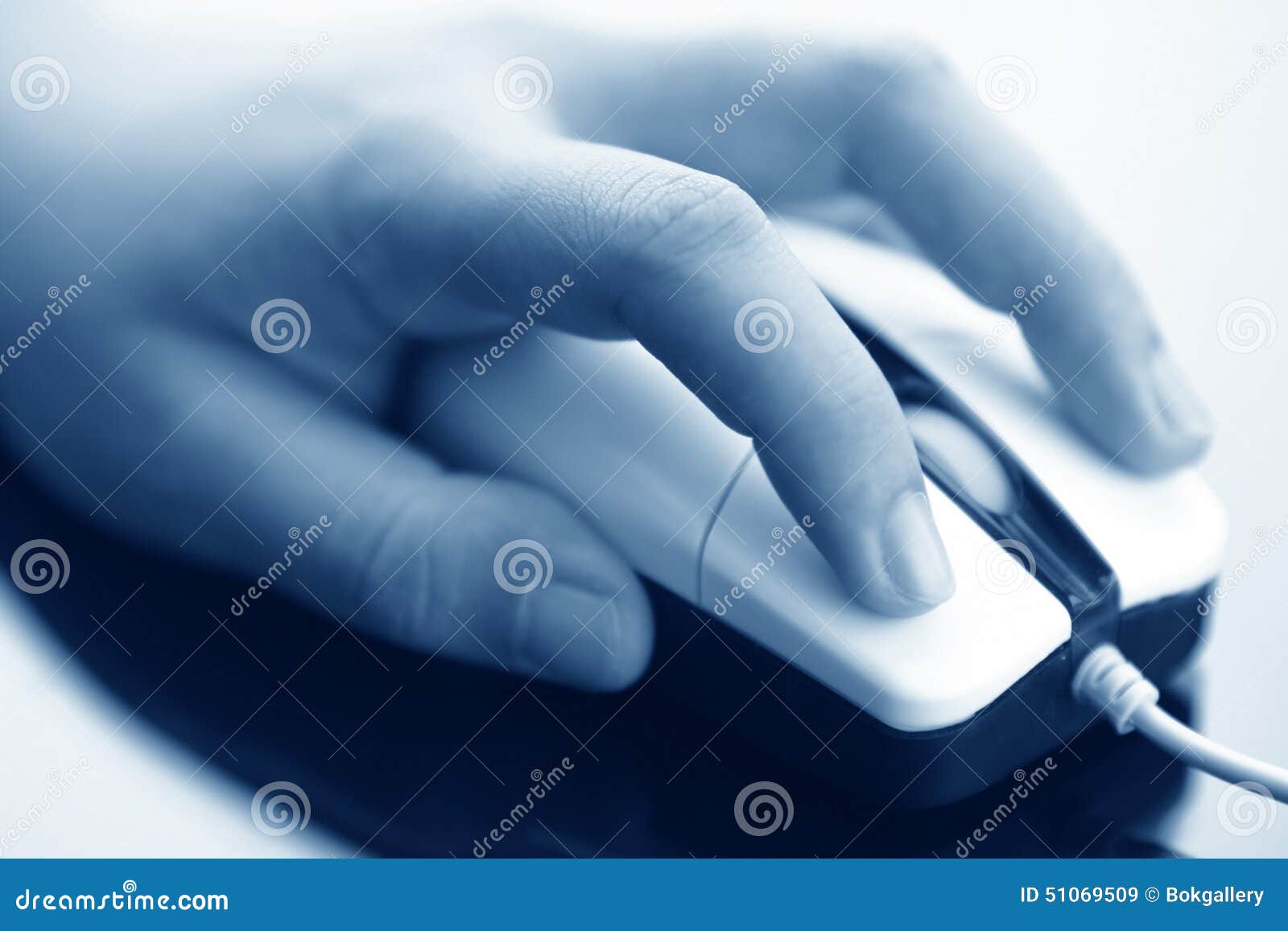 Mano sul mouse immagine stock. Immagine di ingresso, concetto - 51069509