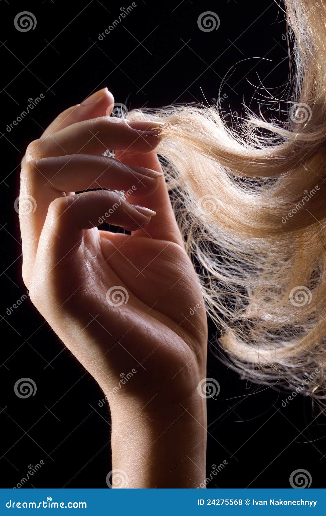 Mano y pelo foto de archivo. Imagen de hermoso, tacto - 24275568