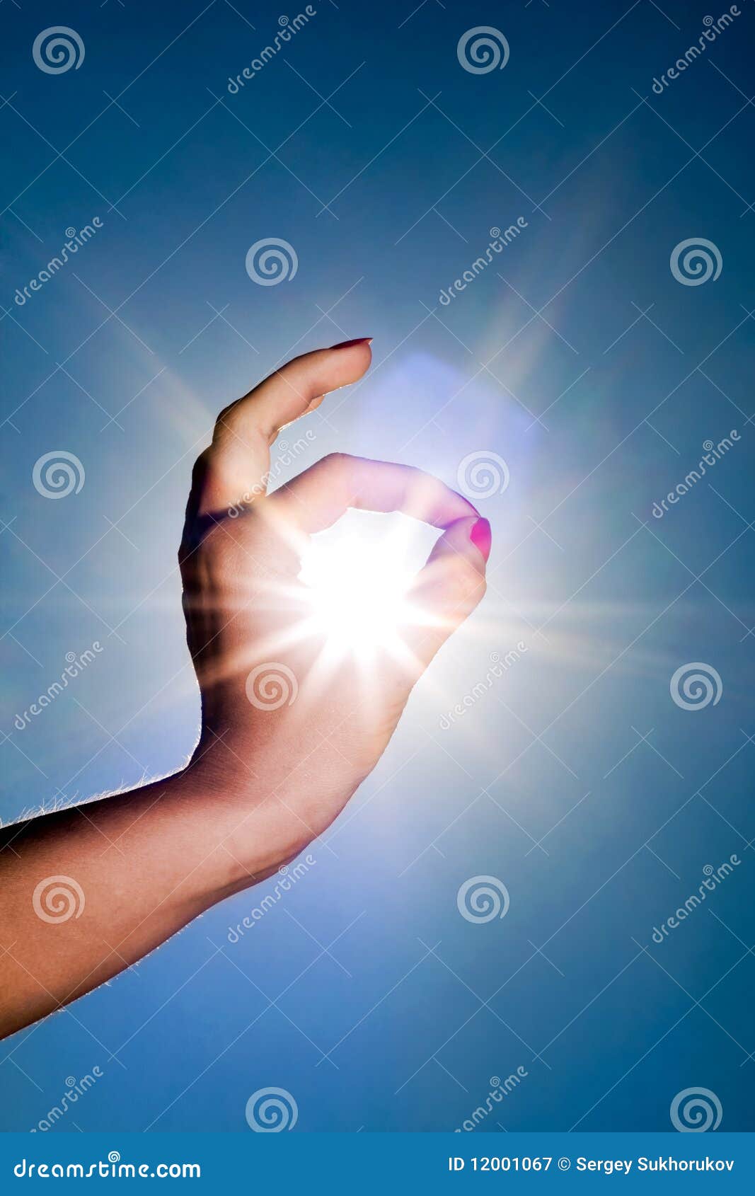 Mano y sol imagen de archivo. Imagen de hembra, agradable - 12001067