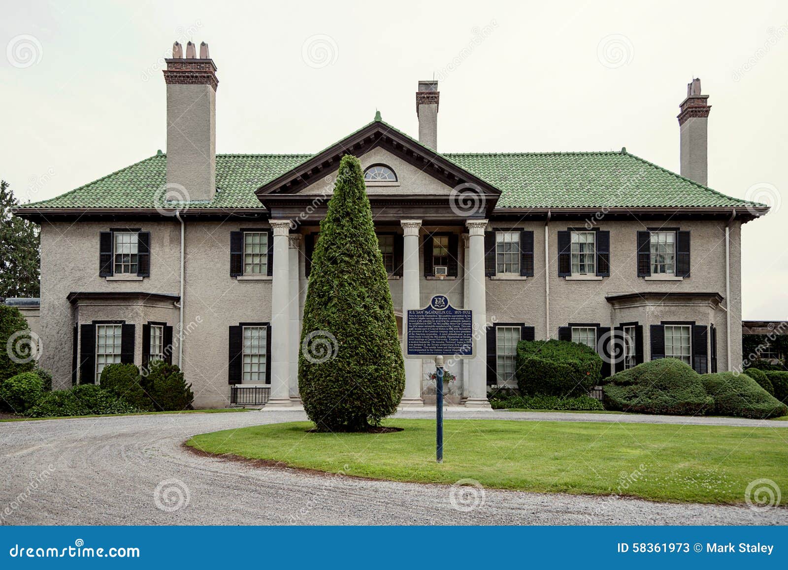 Manoir photo stock éditorial. Image du jour, hublots - 58361973