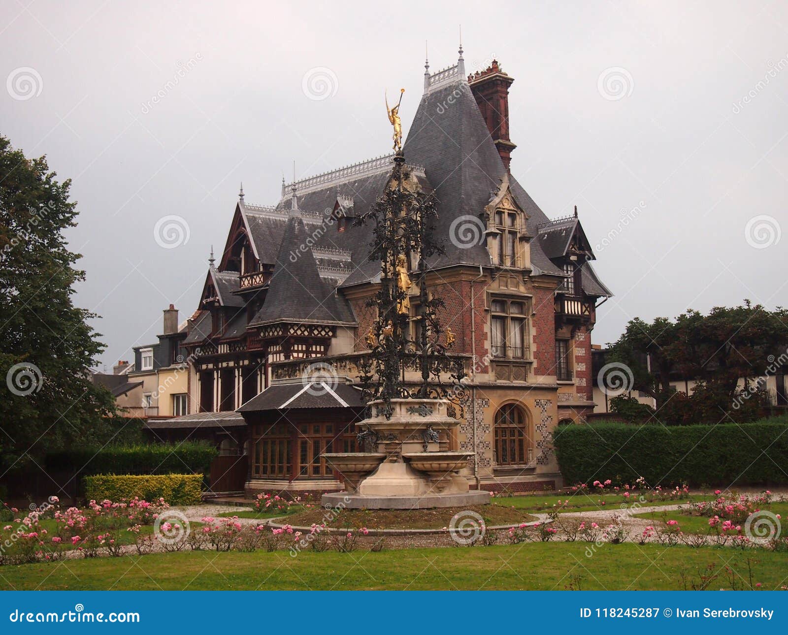 Manoir Dans Le Style Victorien Image stock - Image du maison, type ...