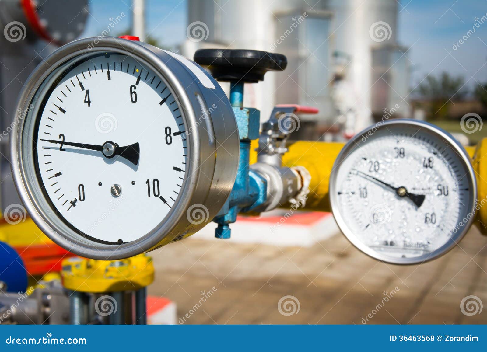 Manometer Or Pressure Gauge With Valve And Gas Cylinder Reducer Stock ...
