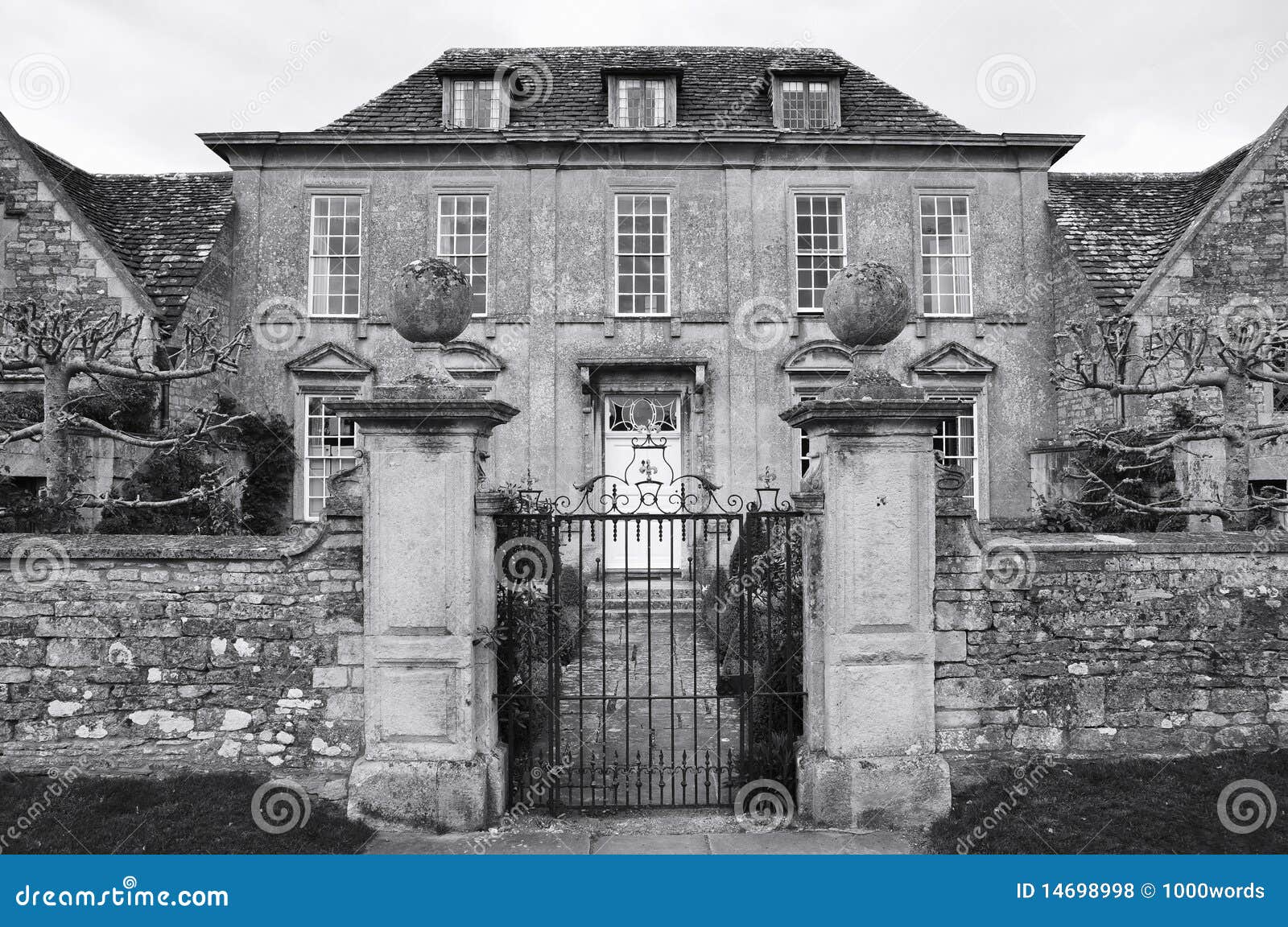 Manor House Exterior stock photo. Image of fashioned - 14698998