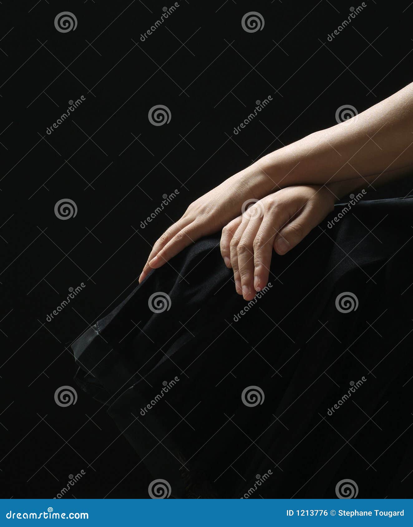 Manos foto de archivo. Imagen de hembra, muchacha, atractivo - 1213776