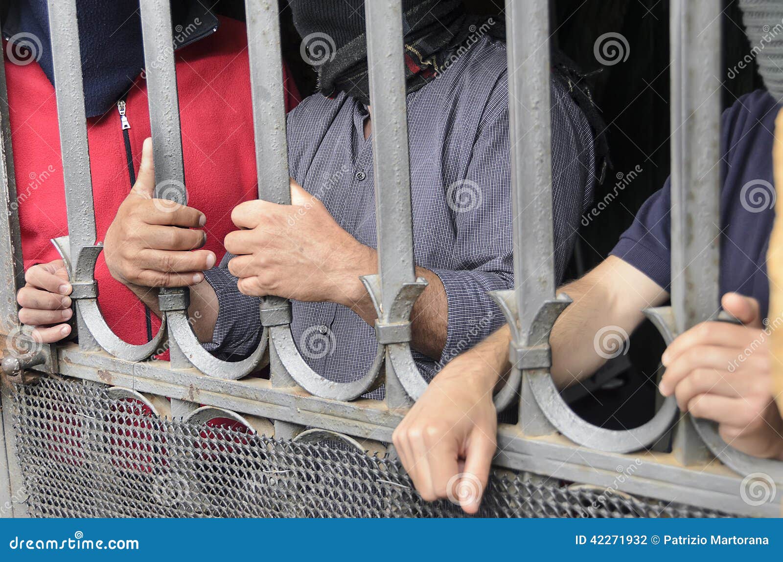 Manos de la protesta foto de archivo. Imagen de crimen - 42271932