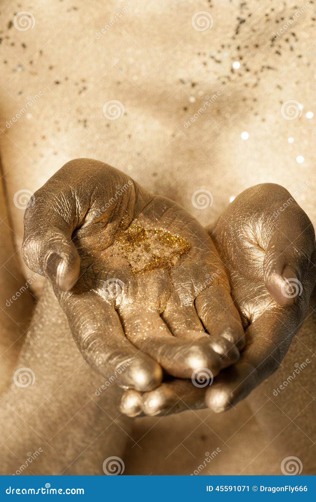 Manos de oro imagen de archivo. Imagen de mano, humano - 45591071