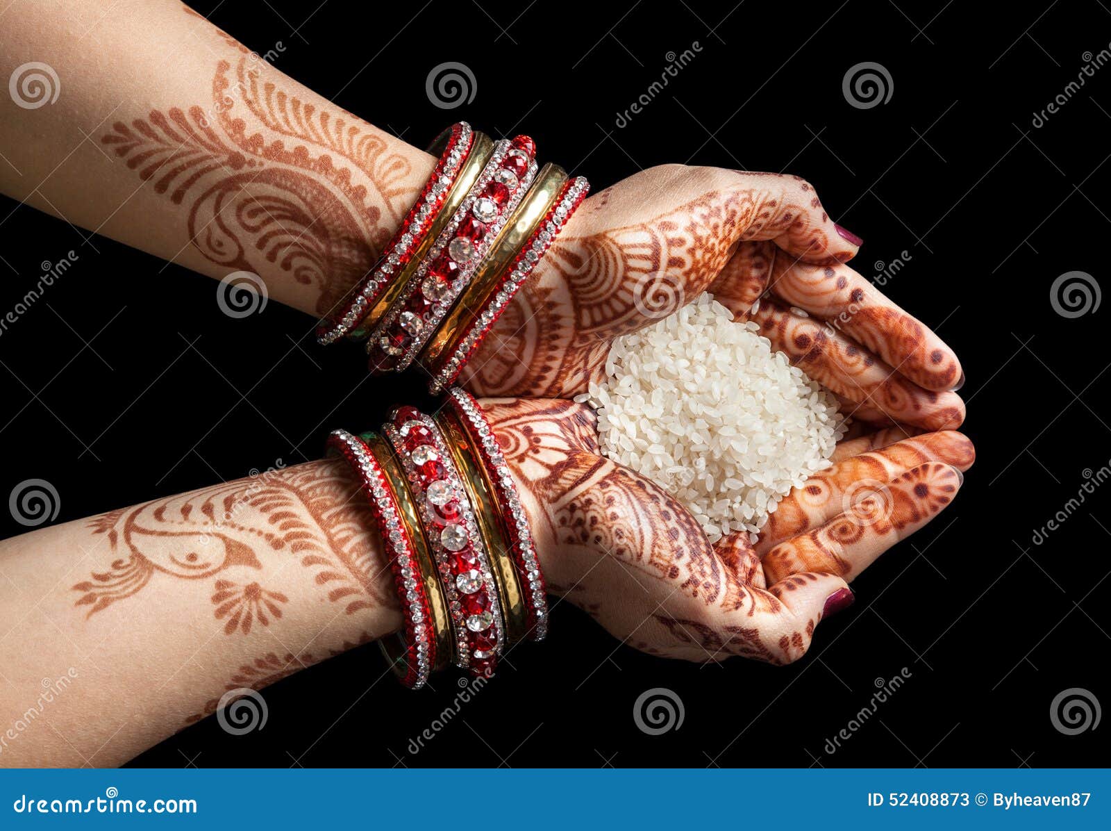 Manos indias con arroz imagen de archivo. Imagen de manos - 52408873