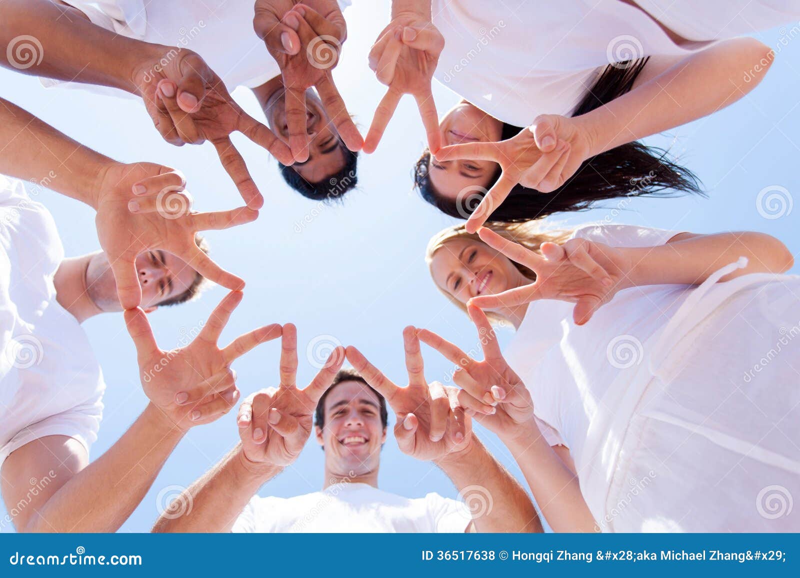Manos Que Forman La Estrella Foto de archivo - Imagen de multirracial ...