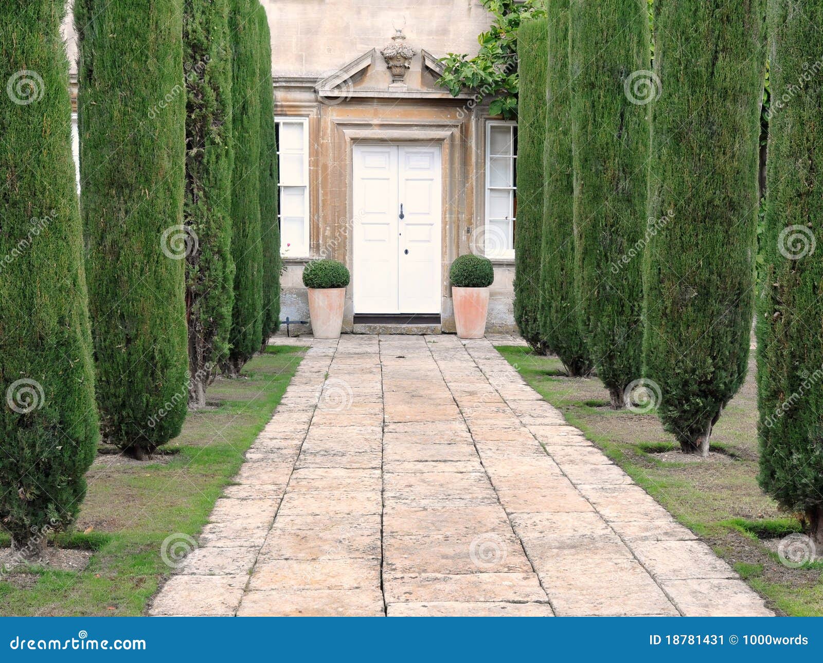 Mansion and Garden stock image. Image of beautiful, green - 18781431