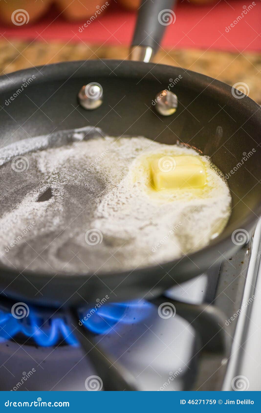 Mantequilla Derretida En Sartén Imagen de archivo - Imagen de pérdida ...
