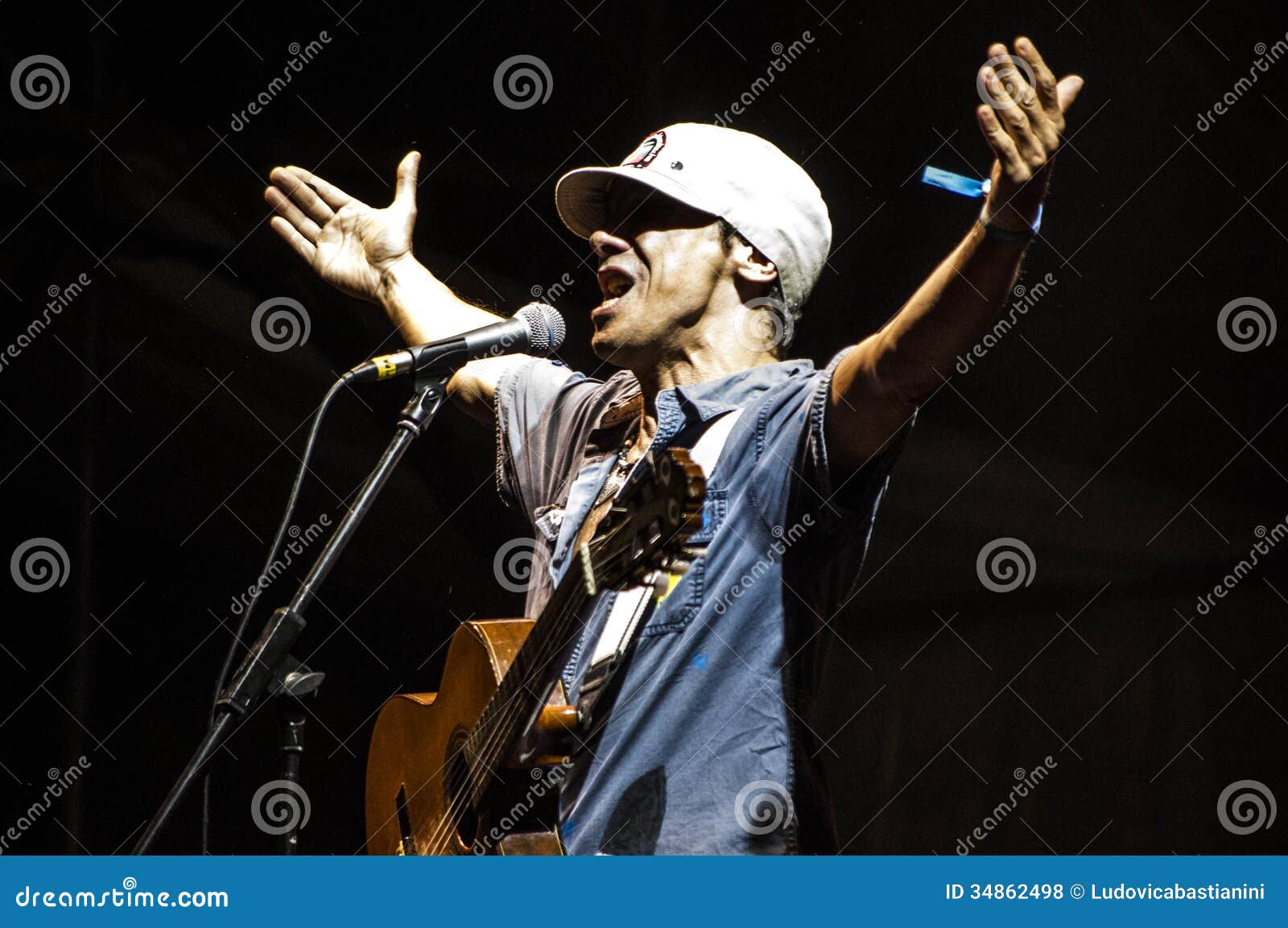 Manu Chao live editorial stock photo. Image of evening - 34862498