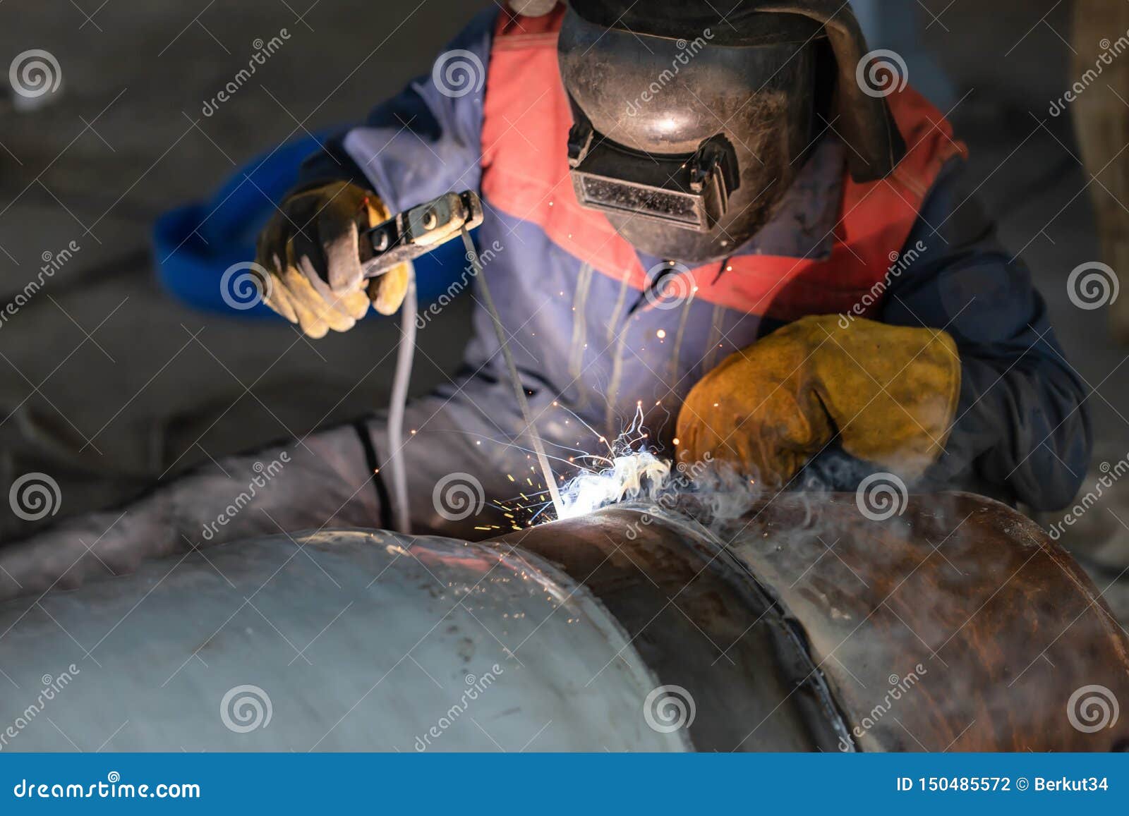 Manual Arc Welding of Large Diameter Pipeline Elements Stock Photo ...