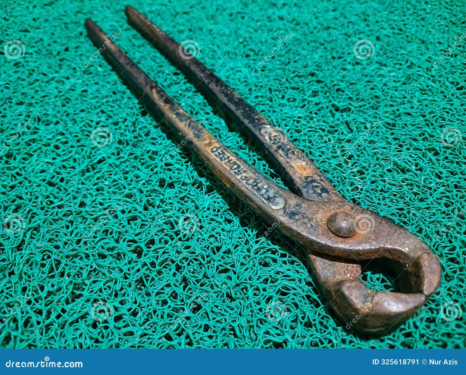 Manual Lashing Tools Needed for Building Construction Workers Stock ...