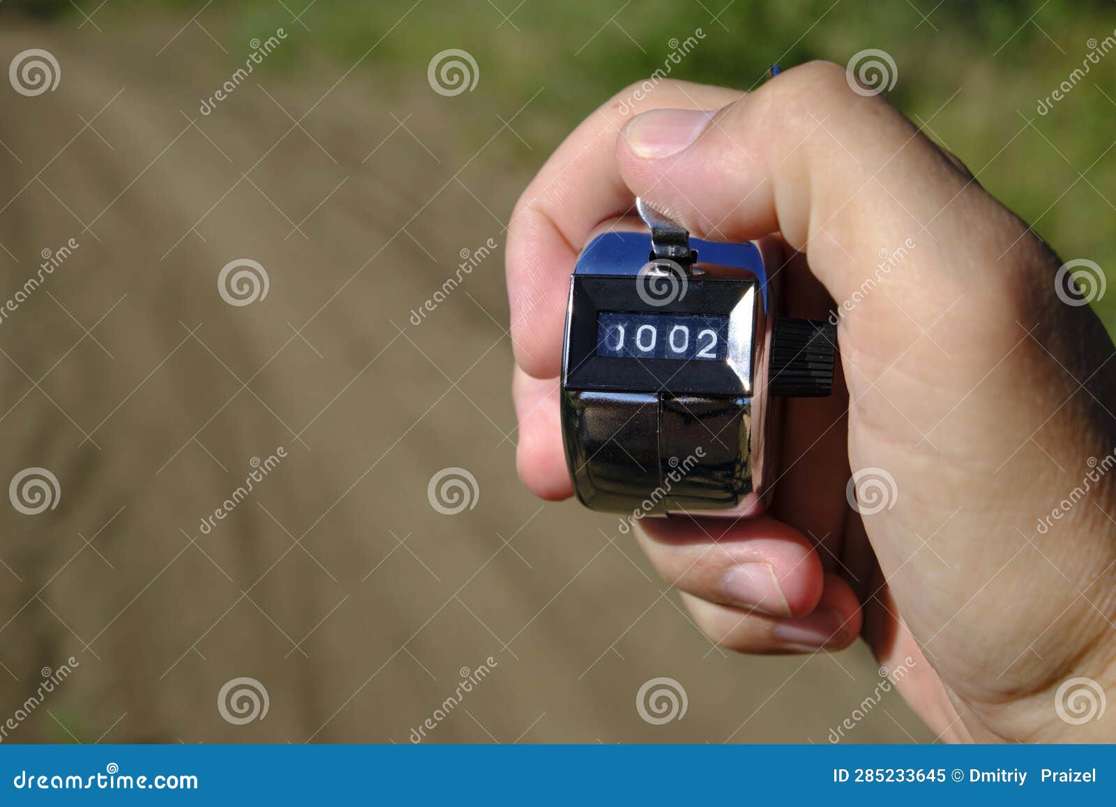 Manual Mechanical Counter for Accurate Counting in Your Hand. Stock ...