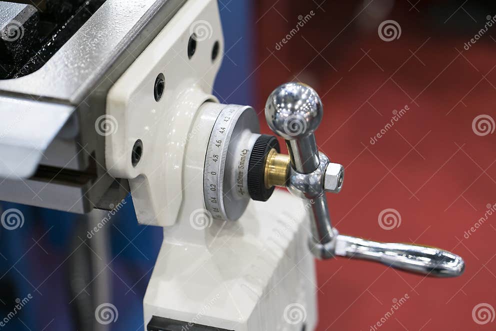 Manual Milling Machine with Auto Drilling Feed and Auto Table Move by ...