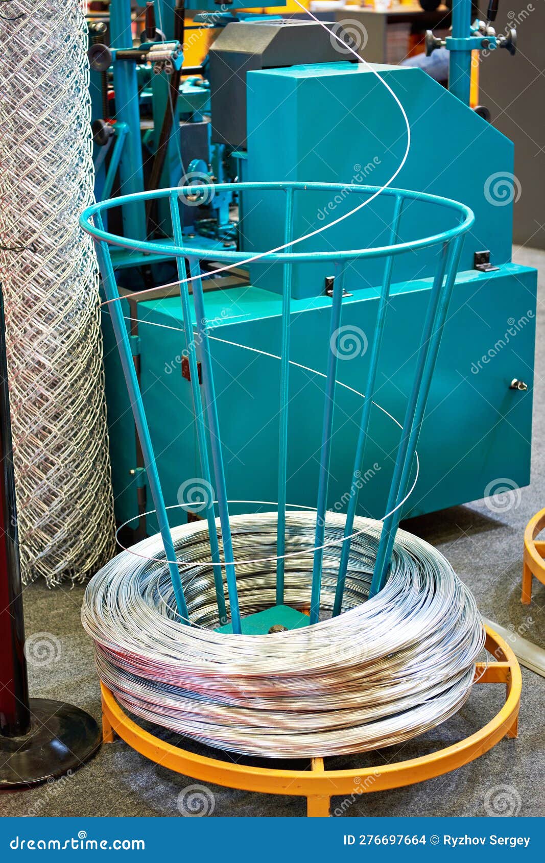 Manual Wire Mesh Weaving Machine Stock Photo - Image of mesh, machine ...