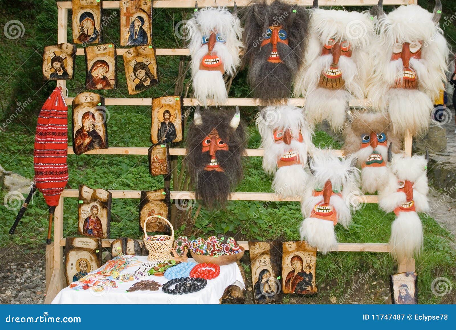 Manufatti rumeni immagine stock. Immagine di contadino - 11747487