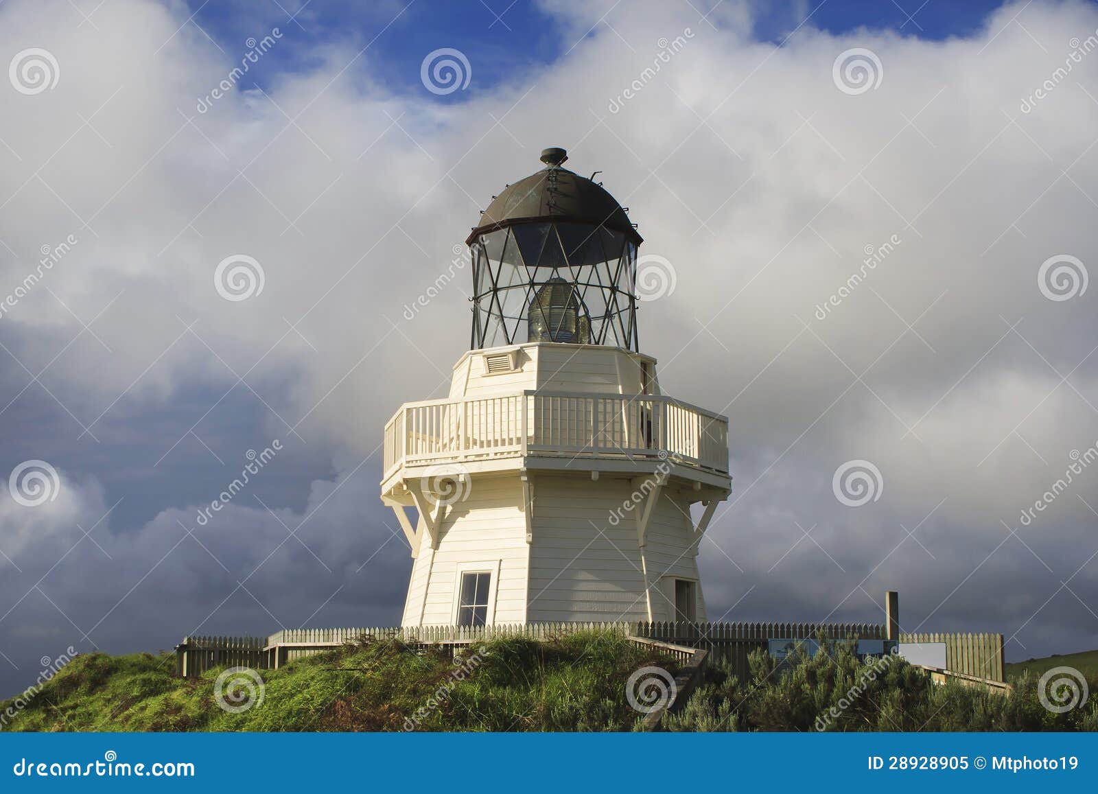 Manukau Heads Lighthouse stock image. Image of awhitu - 28928905