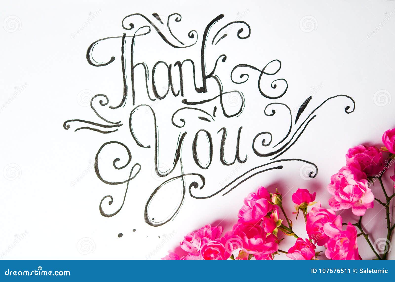 Manuscrit Merci Carder Avec Des Fleurs Image stock - Image of plat ...