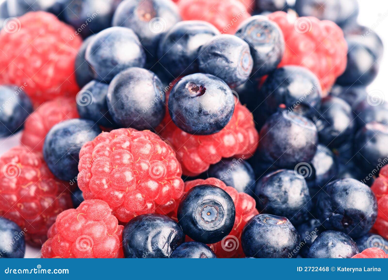 Many Blueberries & Raspberries Stock Photo - Image of delicious, macro ...