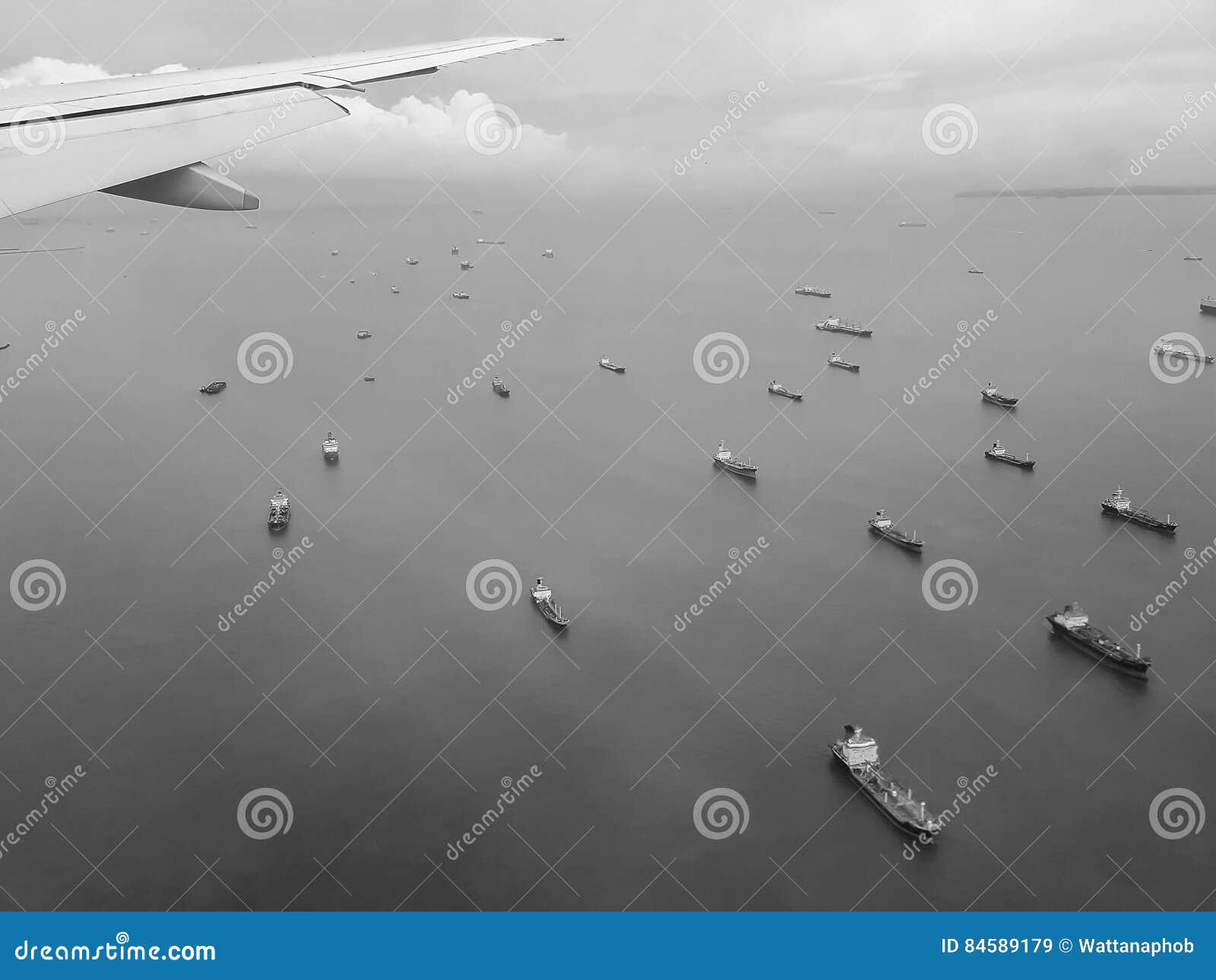 Many Cargo Ships Float in the Sea Stock Image - Image of dock, asia ...