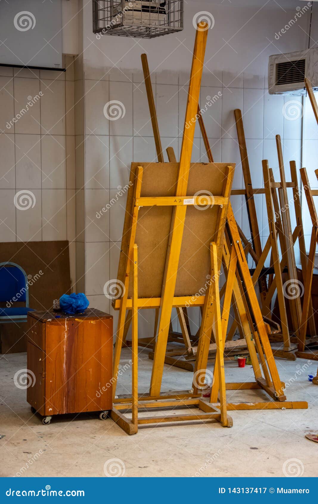 Many Easels in the Empty Studio at University Stock Image - Image of ...