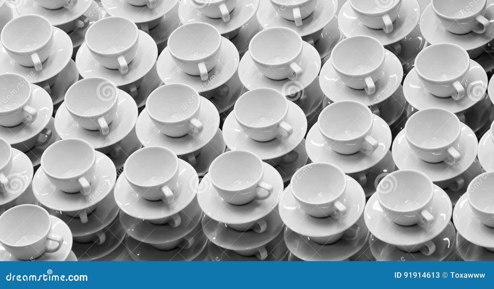 Many Empty White Ceramic Cups Stock Image - Image of cups, table: 91914613